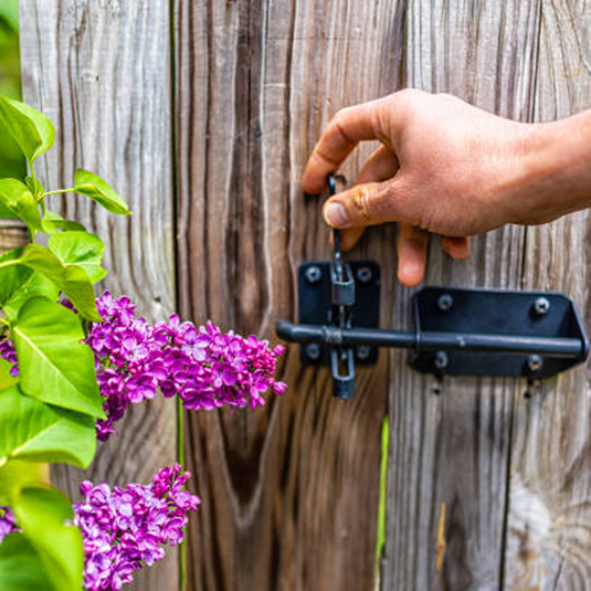 Ironmongery & Hardware – The Picket Fence Company