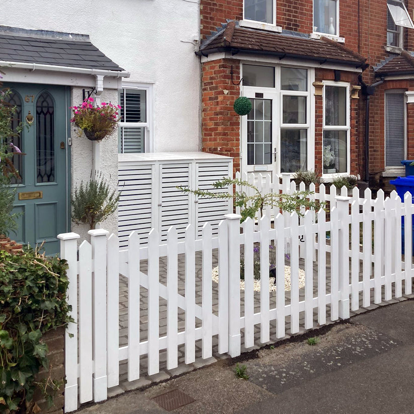 Finished White Pointed Top – The Picket Fence Company