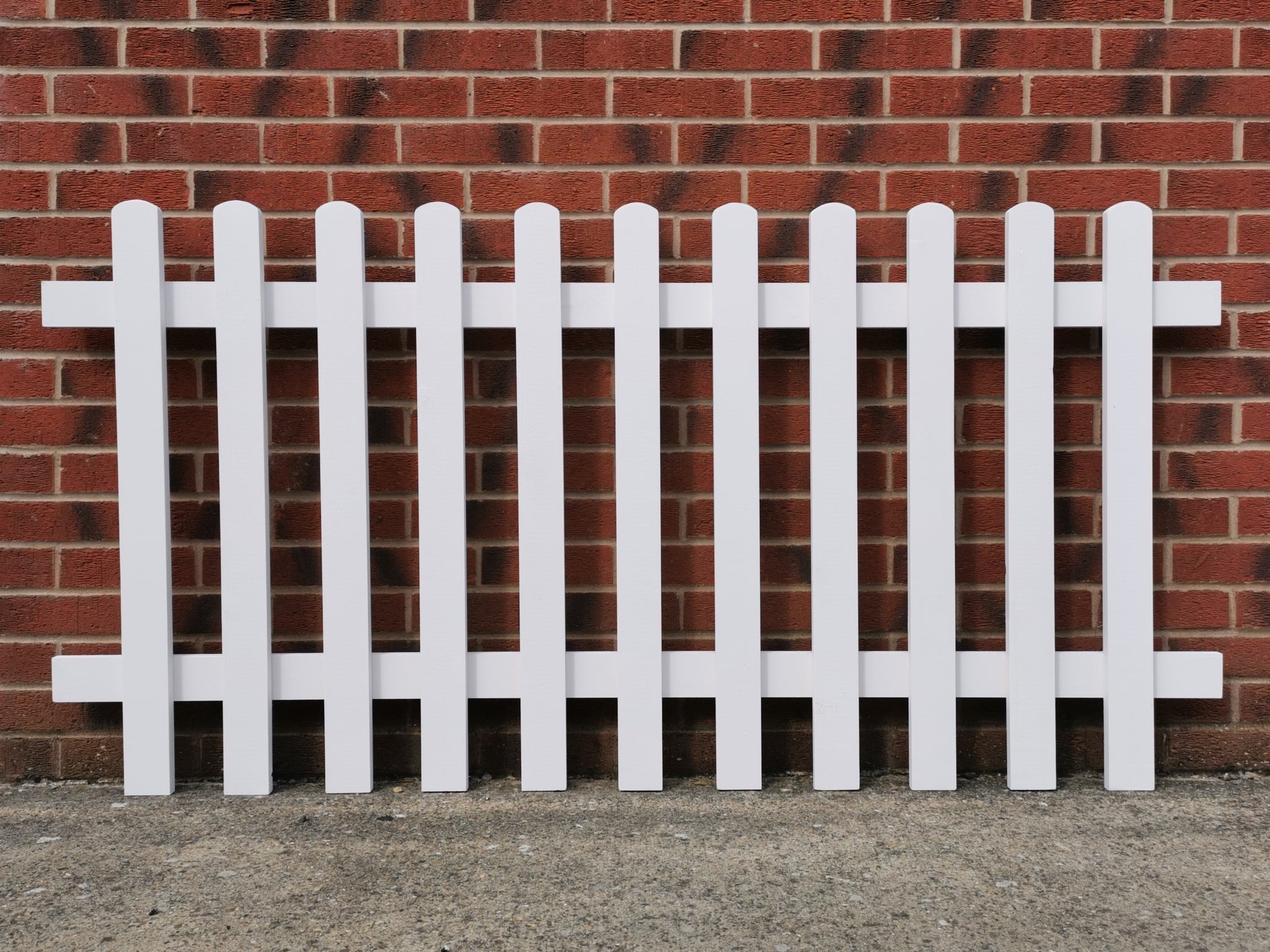 Finished White Rounded Top – The Picket Fence Company